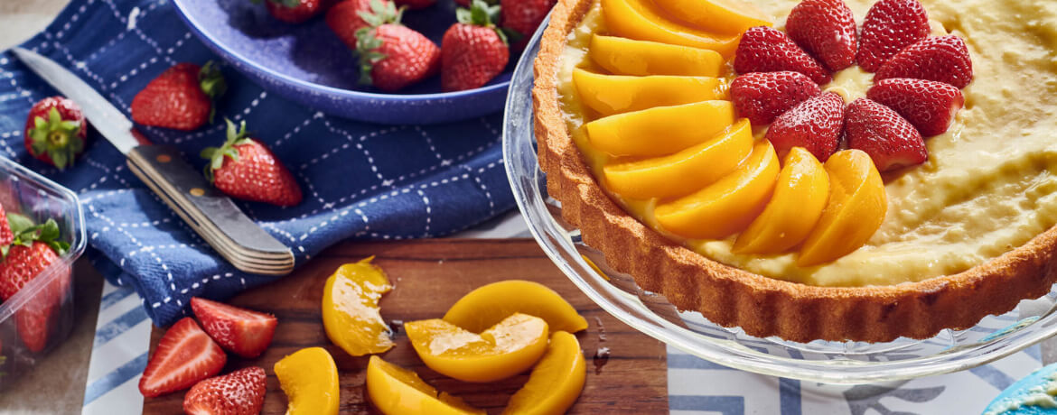 Einfache Obsttorte mit Pfirsichen und Erdbeeren - Rezept | LIDL Kochen