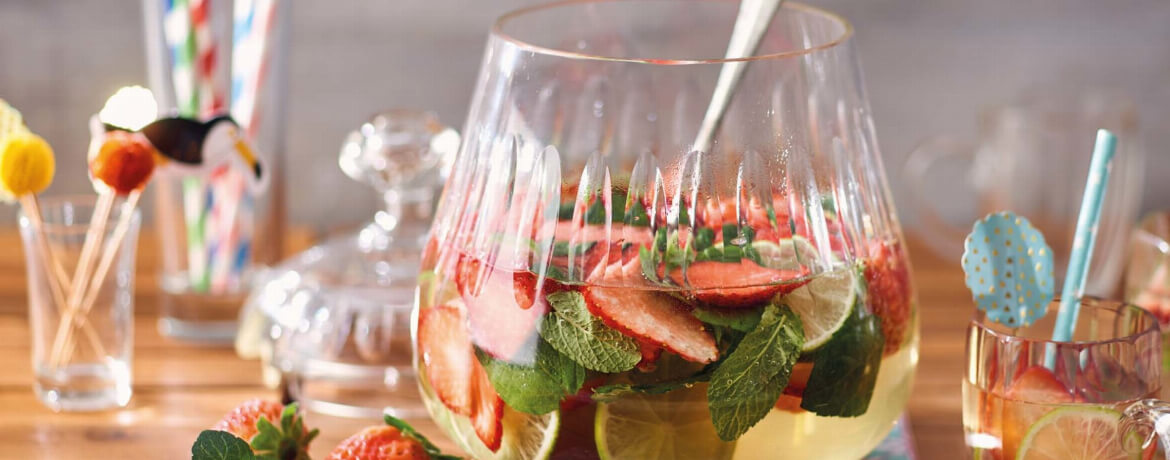 Hugo-Bowle mit Erdbeeren - Rezept | LIDL Kochen