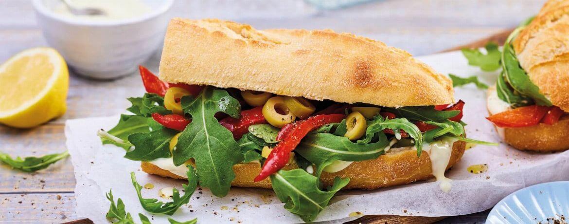 Sandwich mit gerösteter Paprika und Oliven - Rezept | LIDL Kochen