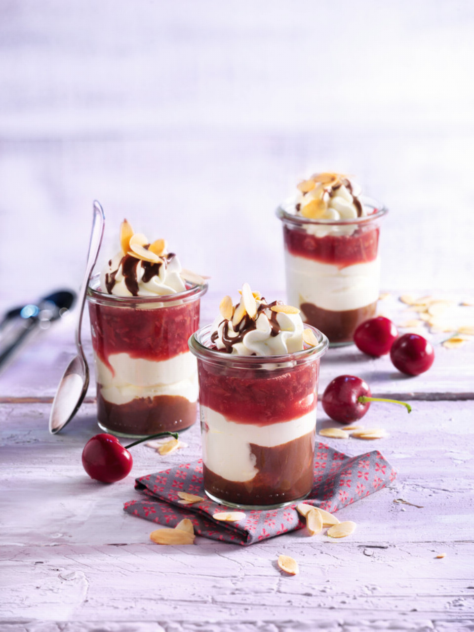 Schwarzwälder-Kirsch-Dessert - Monsieur Cuisine Rezept