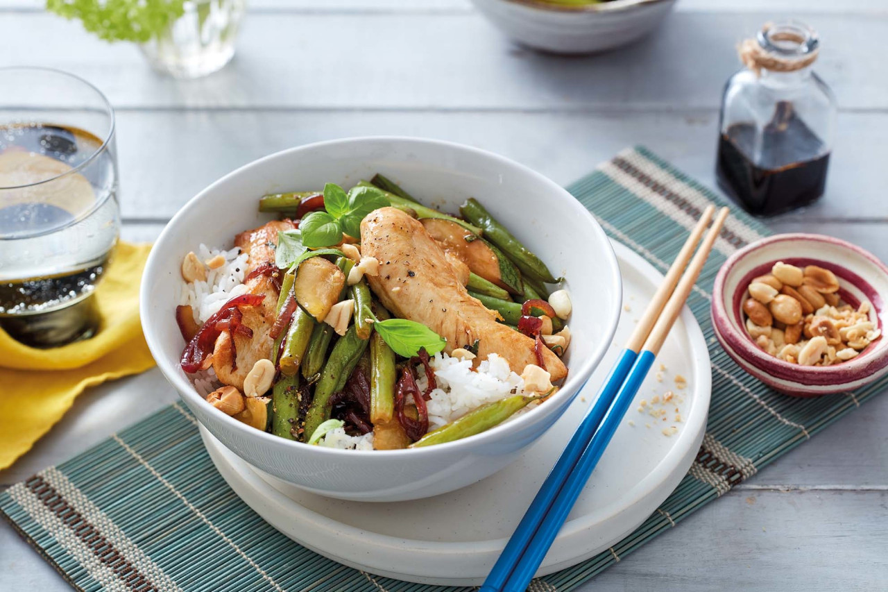 Basilikum-Hähnchen mit Bohnen und Reis - Rezept | LIDL Kochen