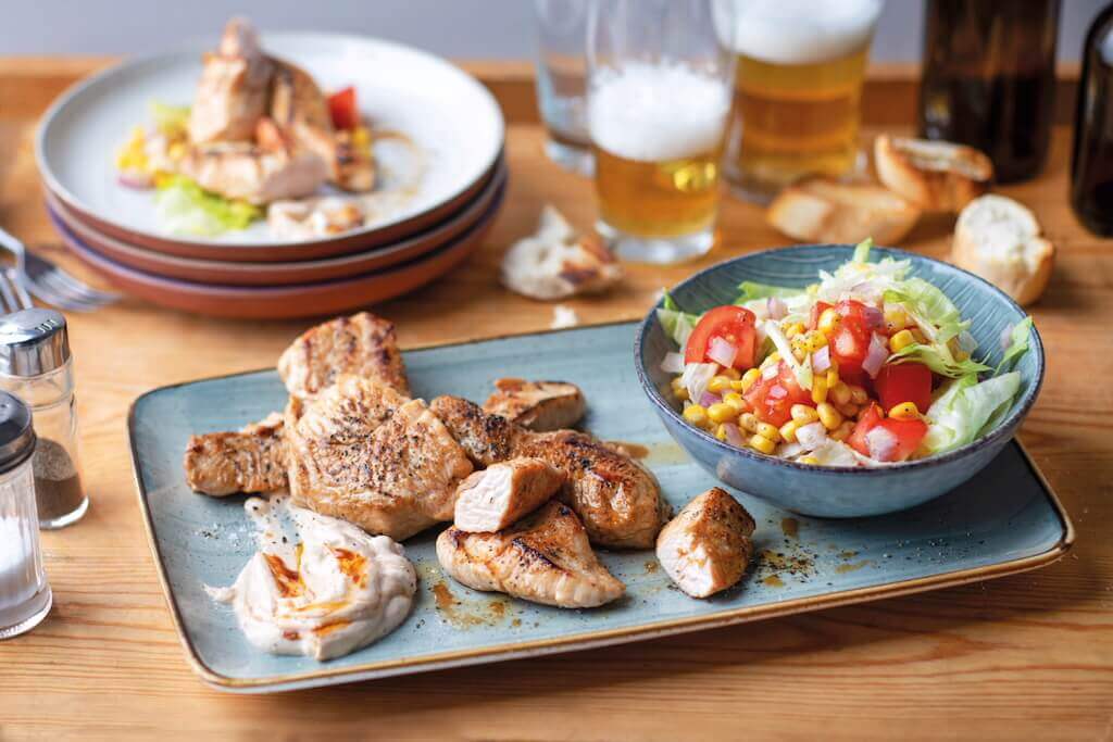 Wie viel Fleisch sollte man pro Person beim Kochen einplanen? | Lidl