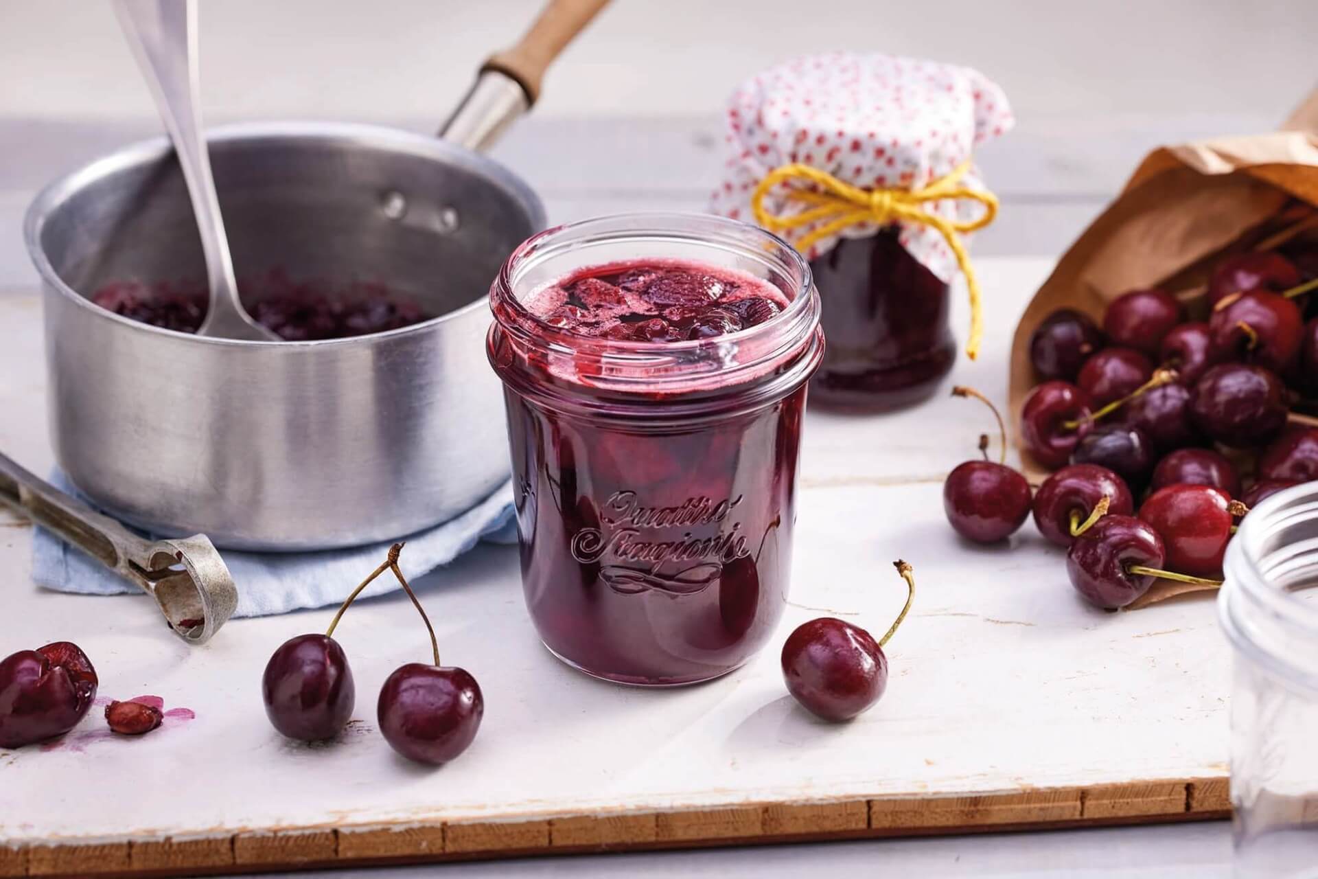 Kirschen einkochen: einfaches Grundrezept & viele leckere Varianten